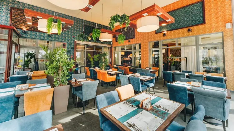 Pultos állás Budapest - Semsei Gastronomy | A VakVarjú Újlipót Étterem ...
