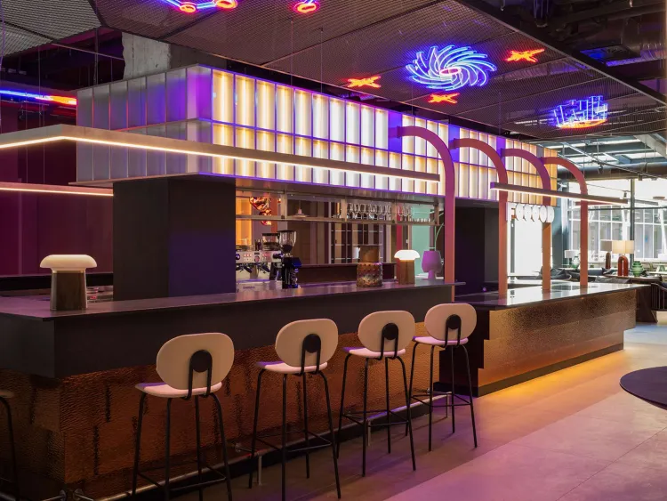 Felszolgáló Pincér állás Budapest - You Hotel Budapest | Felszolgálót ...