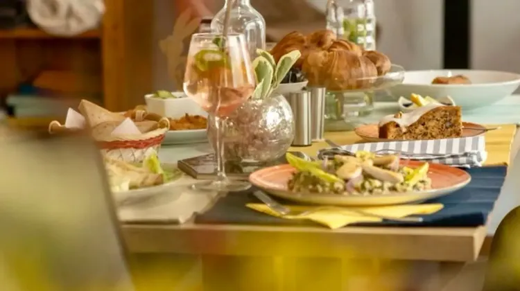 Szakács állás Budapest - Mindenem | Múzeum körúti MINDENEM brunch ...
